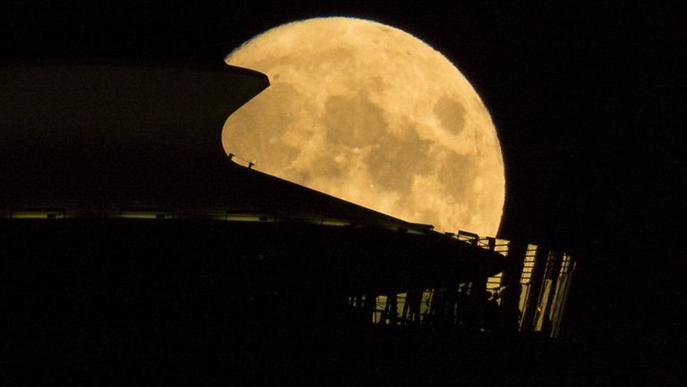 Photos: Full moon graces skies over Western Washington | KOMO