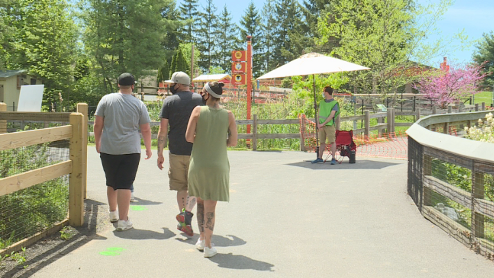 Rosamond Gifford Zoo sees steady crowds for their reopening weekend | WSTM