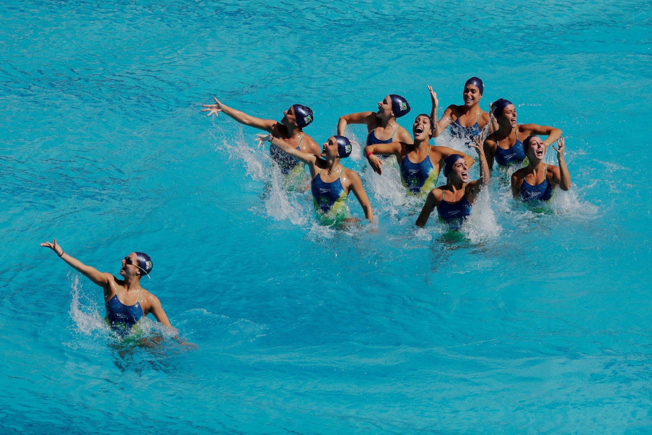 Synchronized swimmers train for Rio Olympics | KVAL