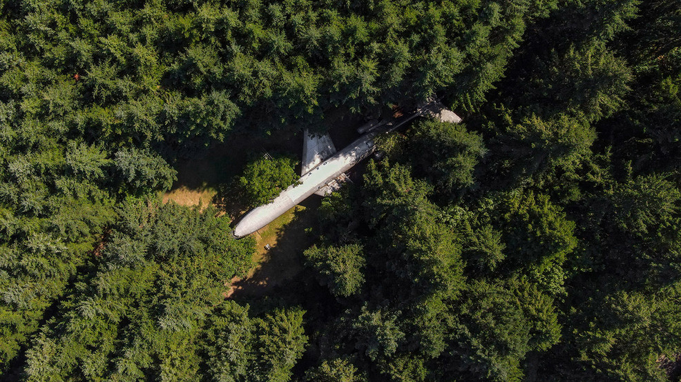Photos: Tour this airplane home in the Oregon woods | Seattle Refined