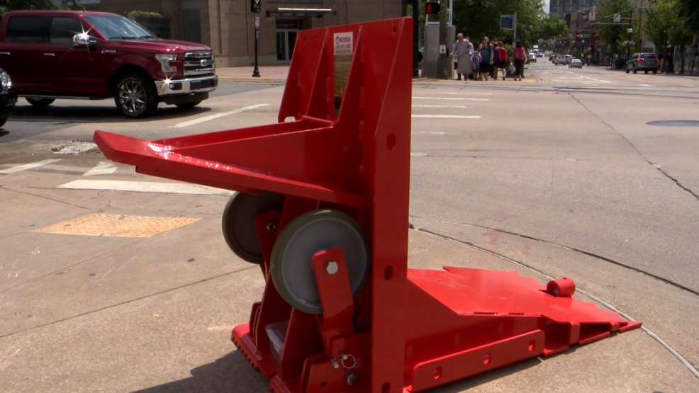 LRPD rolls out ballistic steel barricades to stop vehicles from plowing ...
